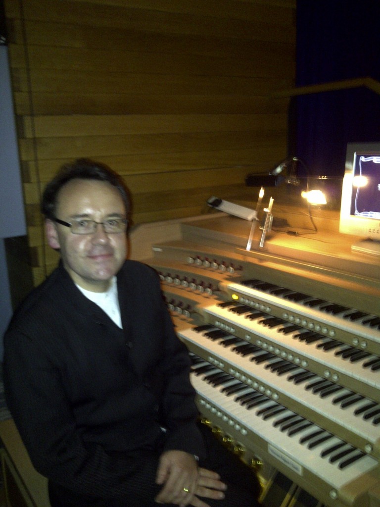 David Briggs at The Yarm School | Sharing A Live Viscount Experience