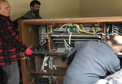 An unusual organ delivery! - Viscount Organs